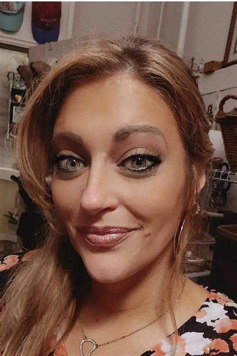 Scrolling Along And Up Pops This Photo Of Jill What The Hell Filter Is She Using Even Her