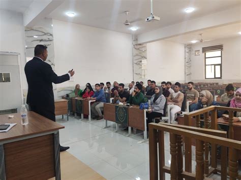 صور كلية القانون