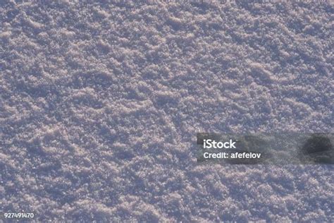 자연 배경저녁 태양의 광선에 의해 조명 하는 눈의 얼음 표면 빛나는 크리스탈에서 거부 하는 태양의 광선 얼음 풀어 N 0명에 대한 스톡 사진 및 기타 이미지 Istock