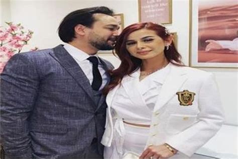 منة عرفة تفاجئ الجميع بعد أيام من طلاقها المصريون