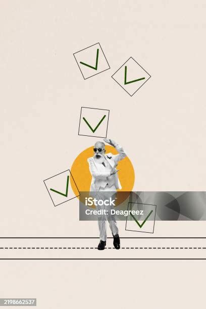 합성물 스케치 이미지 디자인 추세 삽화 콜라주 늙은이 남자 댄스 성공 확인란 빈방 사무실 기업가 작업 공간 매니저 55 59세에 대한 스톡 사진 및 기타 이미지 Istock