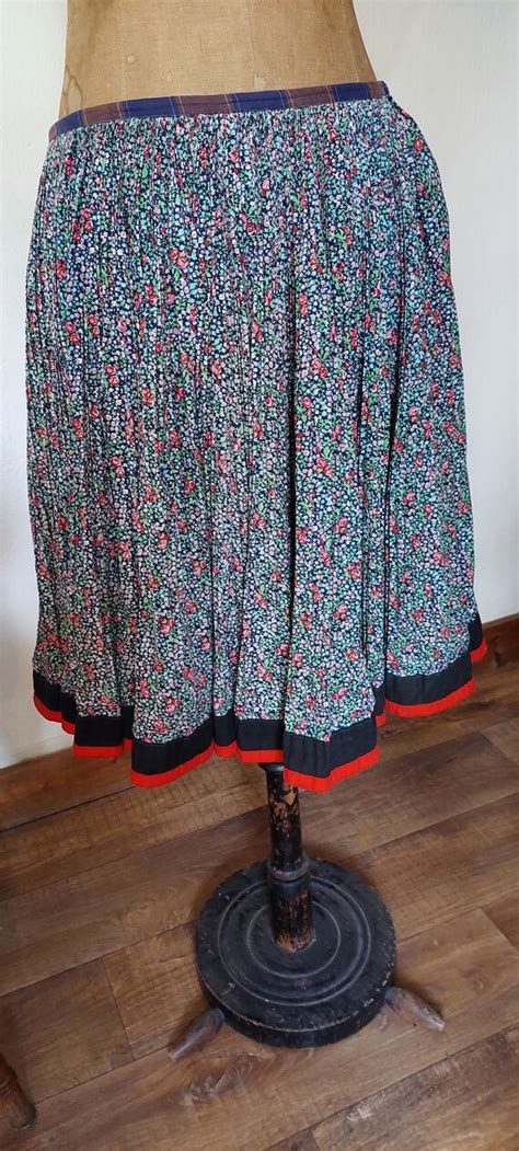 Hungarian Folk Costume Skirt Gem