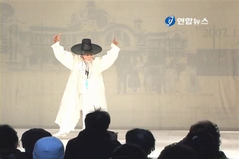 조선시대 춤꾼 조택원 춤 복원공연 연합뉴스