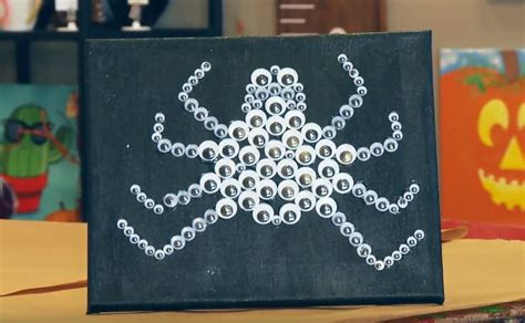 Take Your Halloween To The Next Level With This DIY Spider Craft