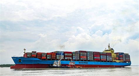 Cảng Tân Vũ Tiếp Nhận Và Khai Thác An Toàn Tàu Container Lớn Nhất Của Hãng Tàu Maersk Từng Vào