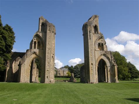 Glastonbury The Avebury Experience