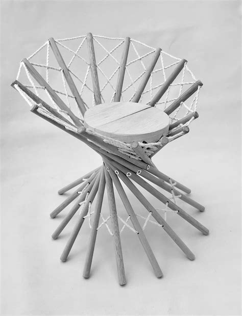 竹で作られたスティックと木製の椅子 デジタル デザイン 立体構成 建築模型