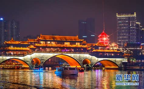 夜游锦江 体验不一样的成都元宵味 新华网