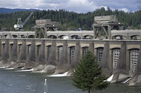 Bonneville Lock And Dam Columbia River Oregon Usa Editorial Image Image