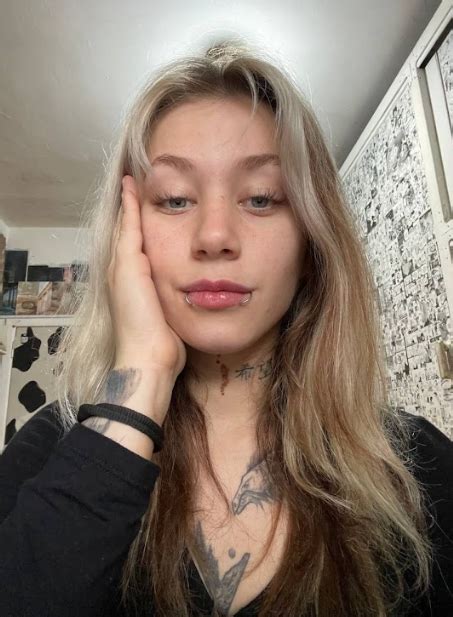 An Innocent Girl Takes A Selfie R Selfie Heaven