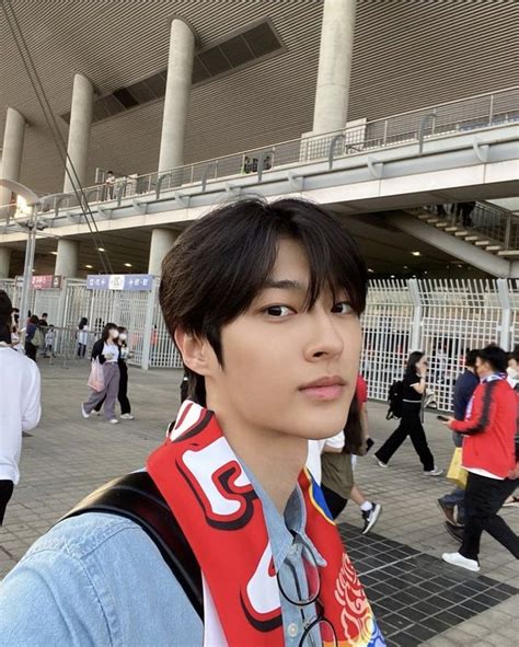 Lee Sunho Cute Guys Actors Mic