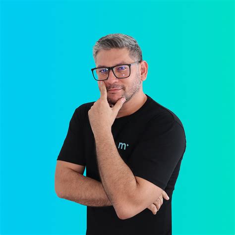 Top 15 Facebook Carousel Ads Examples Explained