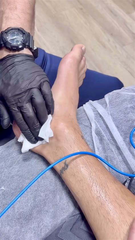 Marc Bartra Aregalls Feet