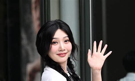 스포키 레드벨벳 조이 돌아보면 예뻐