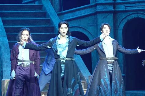 音乐剧《罗密欧与朱丽叶》中文版开演 点燃申城年末观演最热潮凤凰网视频凤凰网
