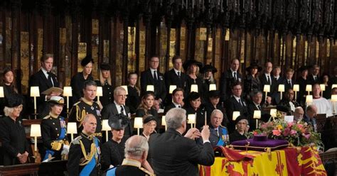 خانواده سلطنتی بریتانیا ملکه الیزابت دوم در وینزر دفن شد ایندیپندنت