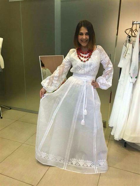 українська вишита сукня Traditional Dresses Gorgeous Dresses Folk Dresses