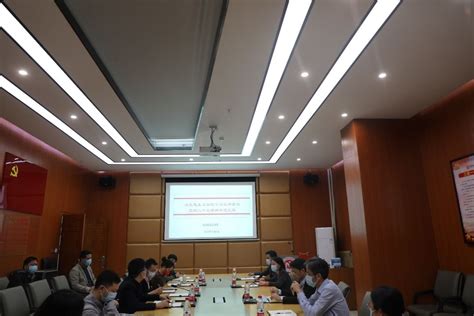 成洪波到马院宣讲党的二十大精神并开展调研 马克思主义学院