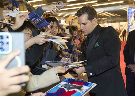 영화 아가일 배우들 내한 레드카펫 현장 K하트 화답