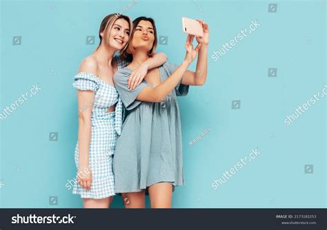 1 025 Imágenes De Mujeres Jeans Sexys Imágenes Fotos Y Vectores De