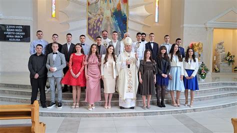 Krizma U župi Presvetog Trojstva U Novom Travniku Tnt Portal