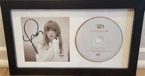 Taylor Swift Signature Style Meaning And Fan Connection