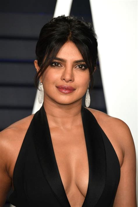 Priyanka Chopra Sexy 33 Photos Thefappening