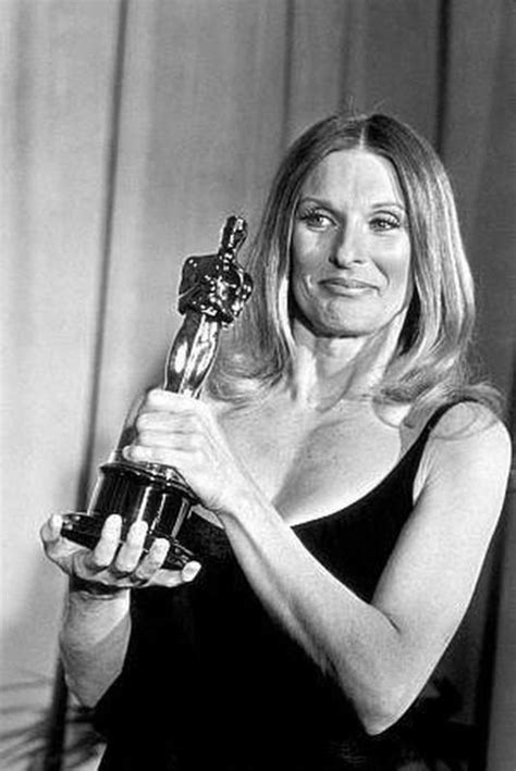 20 Wonderful Black And White Photos Of Cloris Leachman In The 1960s And