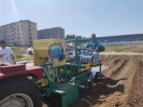 Pakistan Customer Inspected 2 Rows Seedling Transplanter
