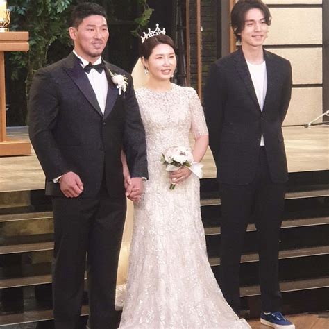 Lee Dong Wook Married