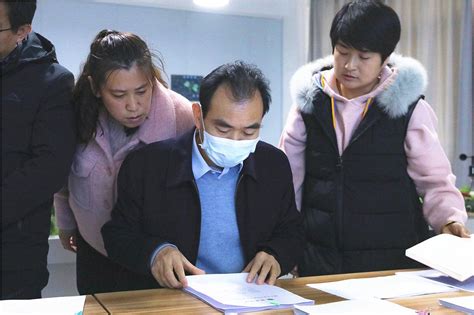 校领导检查研究生开学准备工作 西京新闻网