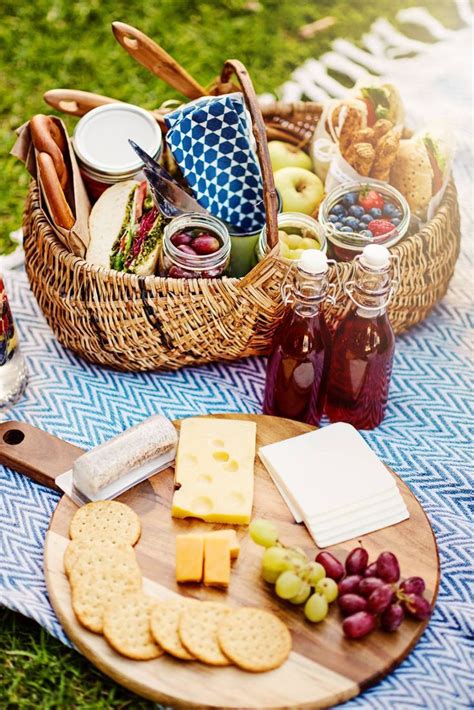 How To Pack A Picnic Basket Picnic Basket Picnic Food Picnic Foods