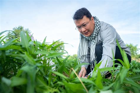 ឯកឧត្តមរដ្ឋមន្រ្តី ក្រសួងកសិកម្ម រុក្ខាប្រមាញ់ និងនេសាទ Facebook