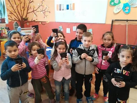 Община Бяла Слатина се включи в кампанията „Засаждаме бъдеще с гората“ снимки