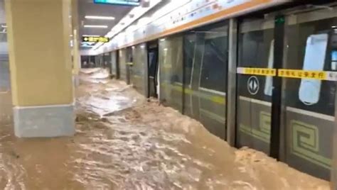 郑州无眠之夜！城市内涝严重、地铁停运、火车晚点、水库泄洪在即车家号发现车生活汽车之家