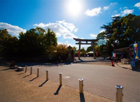 Premium Photo Empty Street In City