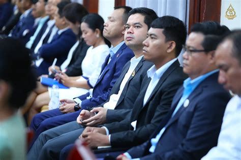 អ្នកឧកញ៉ា ផែ ហុកឈួន ដឹកនាំសមាជិកសមាគមឧកញ៉ាកម្ពុជា ចូលរួមសិក្ខាសាលាផ្សព្វផ្សាយច្បាប់ស្ដីពីវិនិយោគ