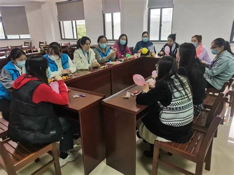 新华社区： 放飞心情，赋能‘心动力” 为社区工作者减压 湖北日报新闻客户端