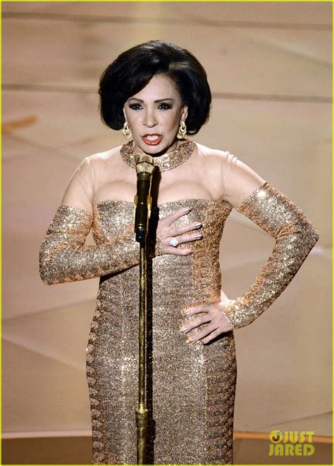 Dame Shirley Bassey James Bond Tribute At Oscars 2013 Video Photo