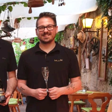 Oliver Lanz Büromitarbeiter Firma Höflinger Linkedin