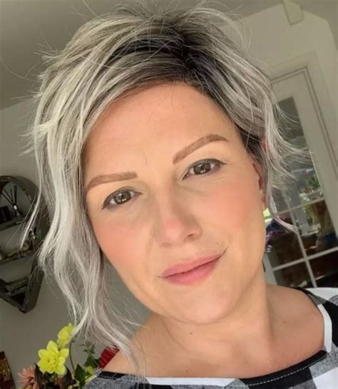 35 Gorgeous Wash And Wear Haircuts For Over 50 2025 Fabbon