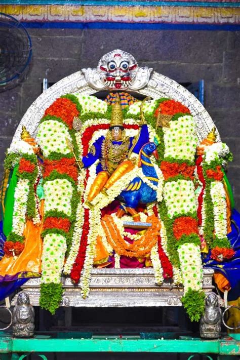 Pin De Saravanan M En தருமமிகு சென்னை