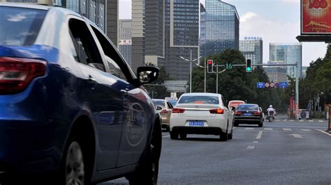 4k延时拍摄贵阳城市道路红绿灯车辆行驶视频特效素材 千库网