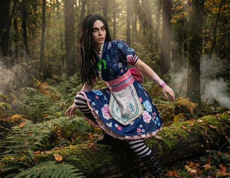 Alice Madness Returns Cosplay Most Iconic Costumes By Fans