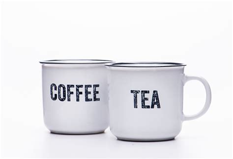 클래식 화이트 티 커피잔 검은 테두리와 컵 그리고 흰색 바탕에 비문 0명에 대한 스톡 사진 및 기타 이미지 0명 갈색