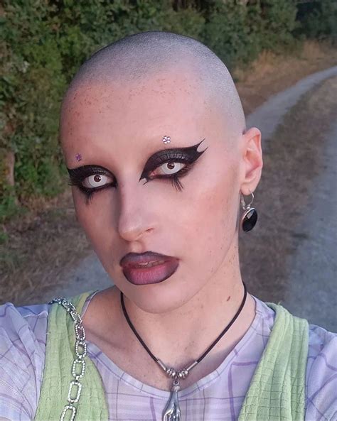 Épinglé Par Harmonie Sur ميك أب Coiffure Et Beauté Maquillage Beauté