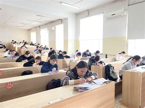 “Эрдэнэт цогцолбор” дээд сургуулийн нэрэмжит Математик Байгалийн ухааны Ix олимпиад үргэлжилж