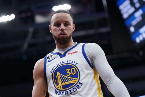 Steph Curry Receives Special Award Inside The Warriors