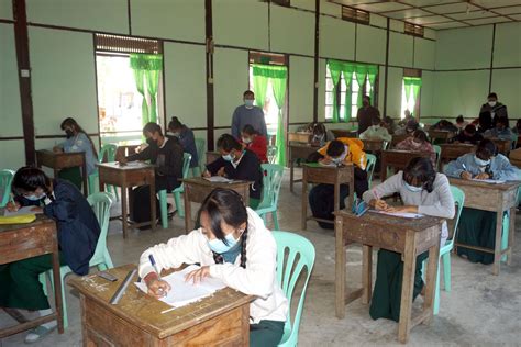 မိုင်းဆတ်မြို့၌ ၇၅ နှစ်မြောက် စိန်ရတုပြည်ထောင်စုနေ့အကြို စာစီစာကုံး