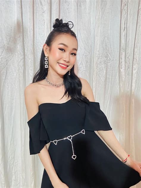 មកស្គាល់អត្តសញ្ញាណគូស្នេហ៍ អុី វ៉ា ជាបុរសខ្លាំងលើមុខជំនួញនិងជាម្ចាស់ក្លឹបបាល់ទាត់ល្បីឈ្មោះមួយទៀត